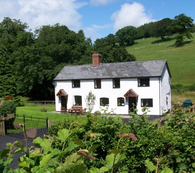 Hicks Farm Holidays | Self Catering Accomodation with Swimming Pool